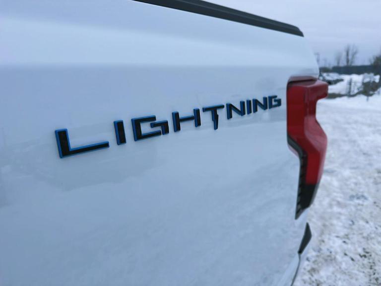 2025 Ford F-150 Lightning Flash ** BATTERIE LONGUE DURÉE ** PRO POWER 9 ...