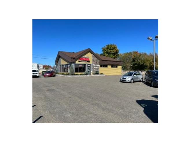 Batisse et Terrain Commercial a VENDRE / Situation Exceptionnelle a ...