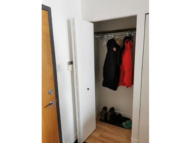 À louer (disponible immédiatement): Grand condo de 3 ½ semi-meublé à ...