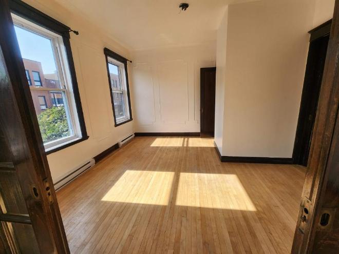 *Because You Deserve a Loft in the Heart of St-Henri, Atwater Market* à ...