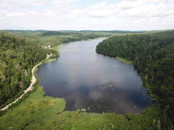 CHALET AU BORD DU LAC L'ABBÉ ST-ANDRÉ DU LAC ST-JEAN à vendre à Saint ...