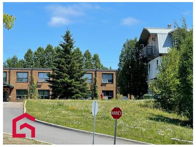 Bâtisse commerciale/Bureau à vendre à La Tuque sur LesPAC immo