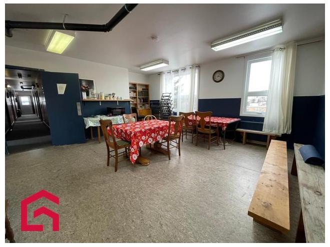 Bâtisse commerciale/Bureau à vendre à La Tuque sur LesPAC immo