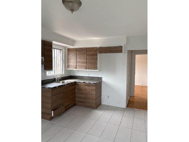 Appartement à louer – 1975 avenue Albert-Murphy, Laval. Emplacement de ...