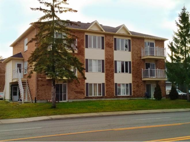 Beau grand 3 1/2 Récent STYLE CONDO Sur Boul. Thibeau Disponible ...