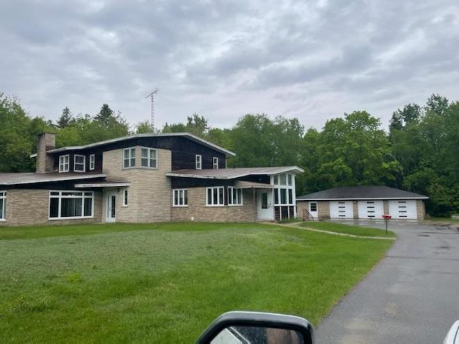 Maison À Louer (10 Chambres) Usagé à louer à Notre-Dame-du-Mont-Carmel ...