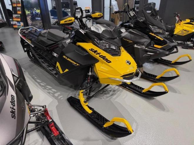 2025 Ski-Doo SUMMIT NEO+ 600 EFI 55 Plus Neuf à vendre à St-Raymond ...